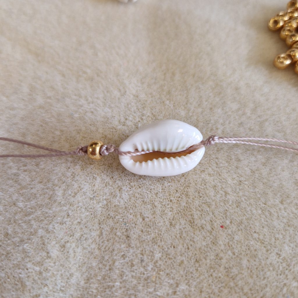 DIY kauri schelp armband - Creadream Blog